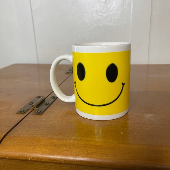 Dining | Vtg Smiley Face Mug | Poshmark